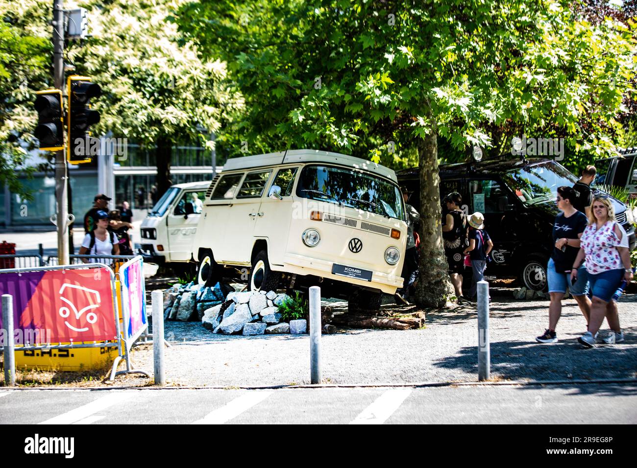 Vw bus festival 2023 Banque de photographies et d’images à haute ...