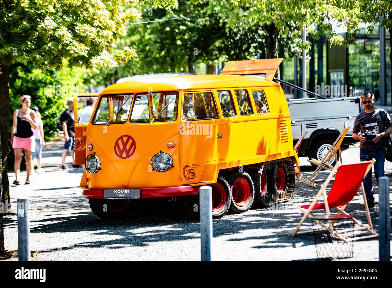 Vw bus festival 2023 Banque de photographies et d’images à haute ...