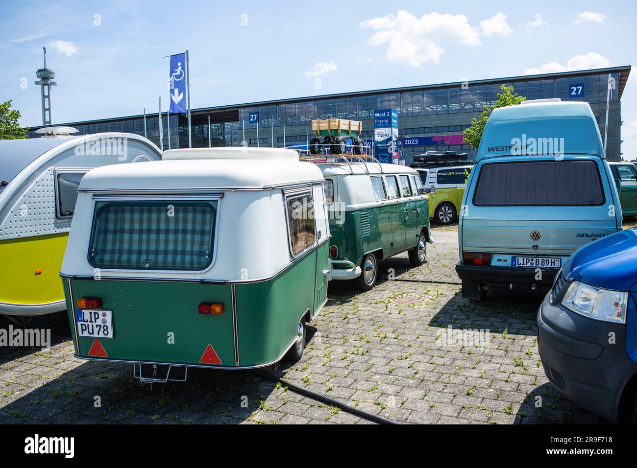 Vw bus festival 2023 Banque de photographies et d’images à haute ...