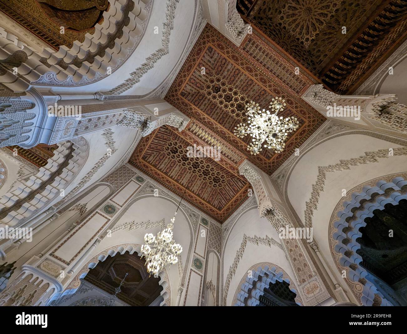 CASABLANCA, MAROC - 13 AVRIL 2023 - intérieur de la célèbre mosquée ...