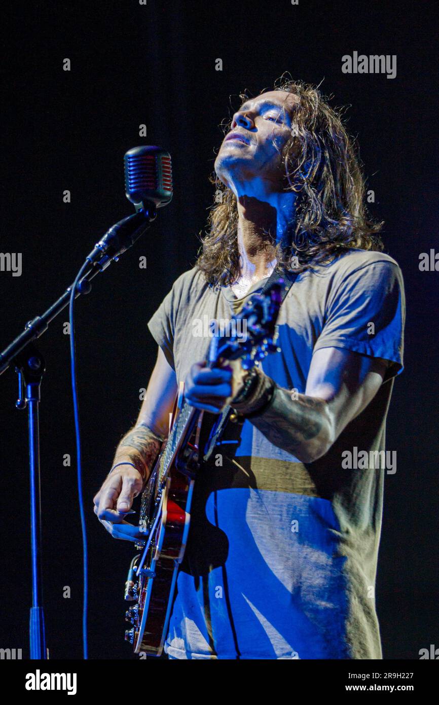 La chanteuse en chef Brandon Boyds du groupe de rock américain Incubus ...