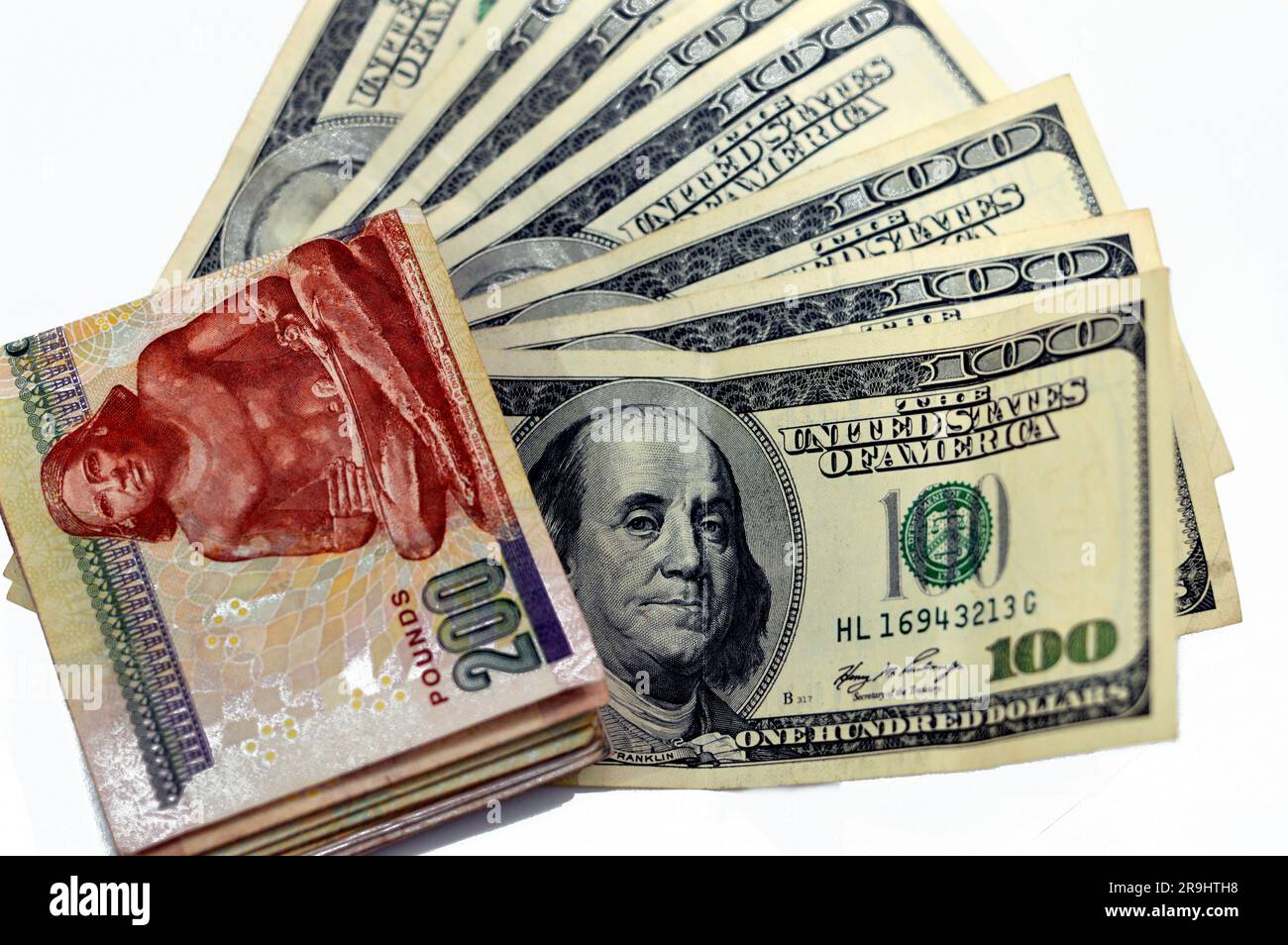 Billets d'argent américains et égyptiens , pile de vieux rétro rétro ...