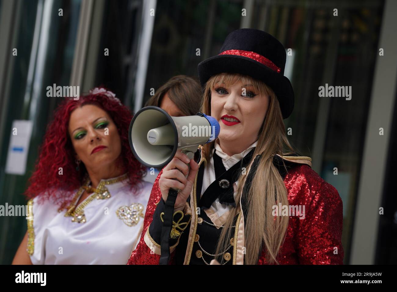 Freddie mercury impersonator Banque de photographies et d’images à ...