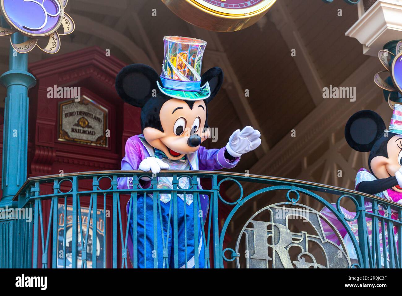Disneyland paris mickey minnie mouse Banque de photographies et d ...