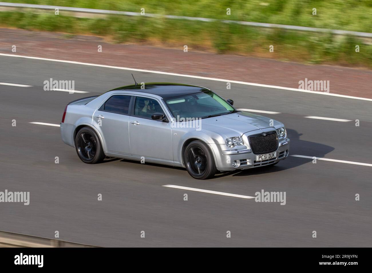 Chrysler 300c crd auto v6 crd auto Banque de photographies et d’images ...