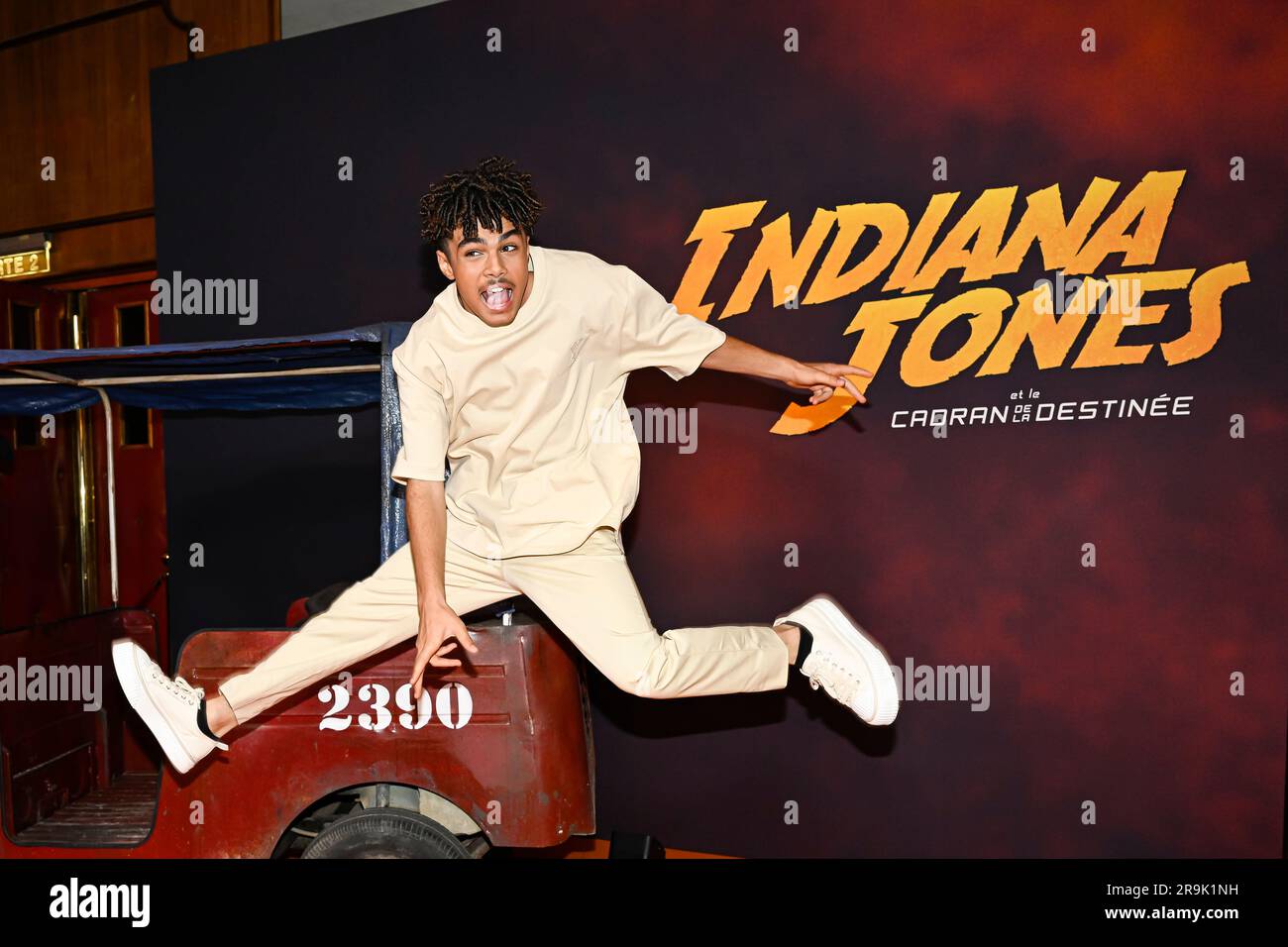 Athann Isidore assiste à la première 'Indiana Jones et le cadran du ...