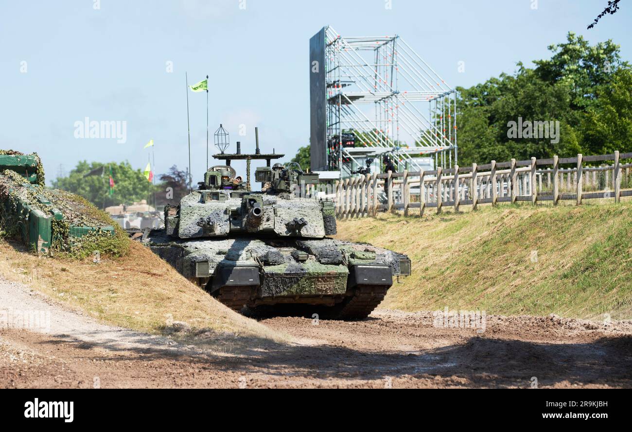 Challenger 2 tes 'Megatron', le véhicule de référence standard d'entrée ...