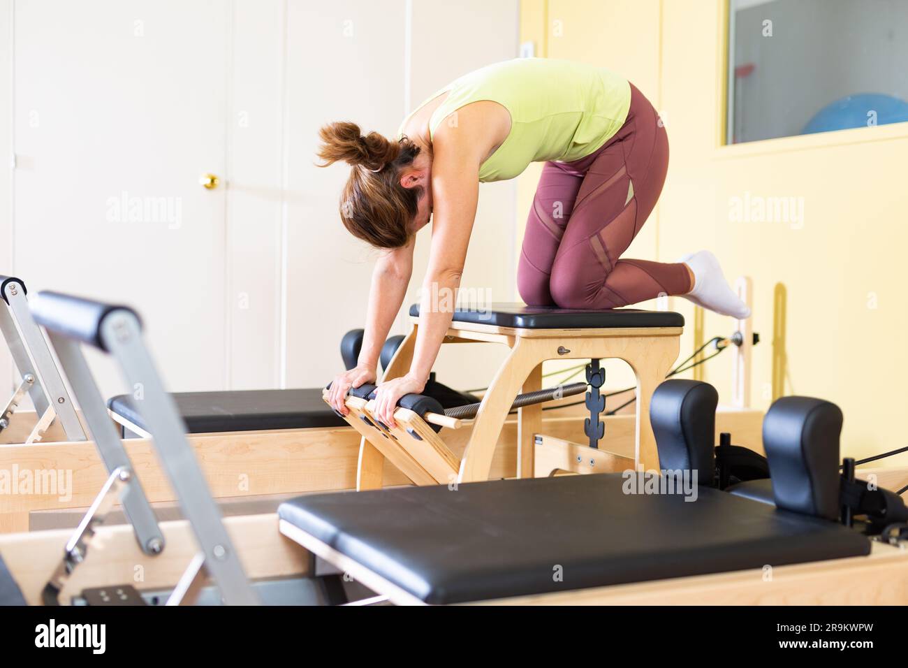 Pilates combo chair Banque de photographies et d’images à haute ...
