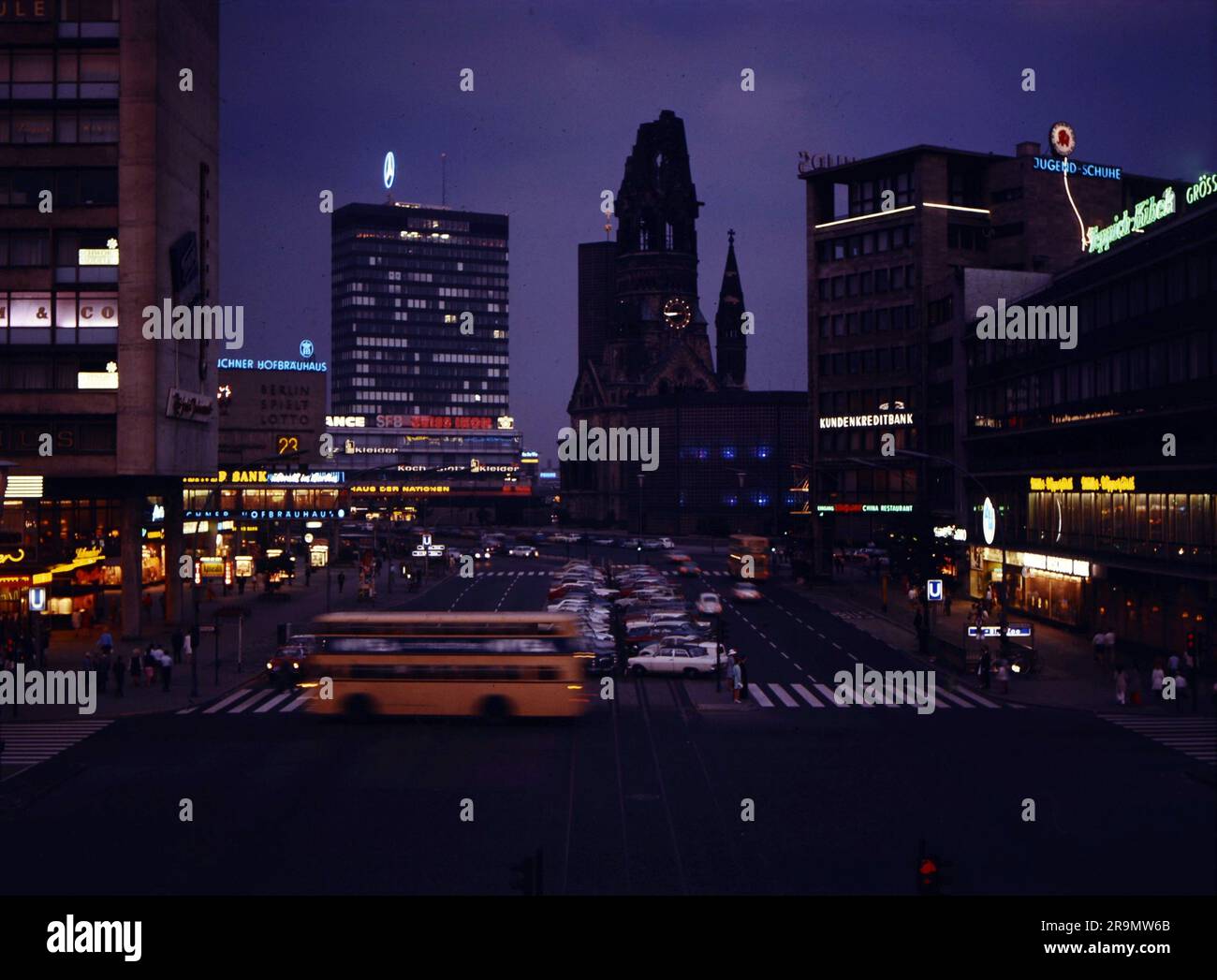 1970s streets Banque de photographies et d’images à haute résolution - Alamy