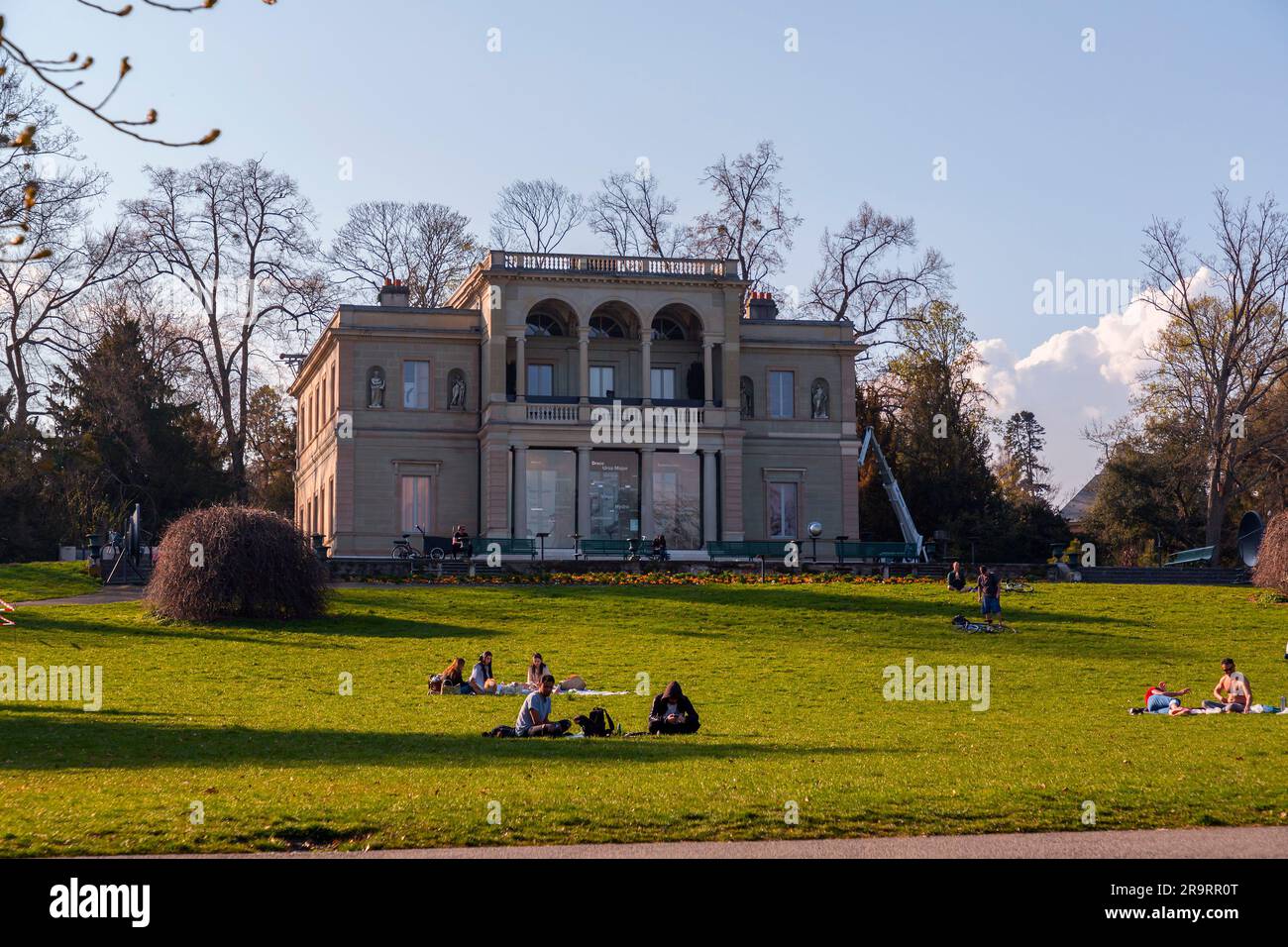 Genève, Suisse - 25 mars 2022 : magnifique aménagement paysager urbain ...