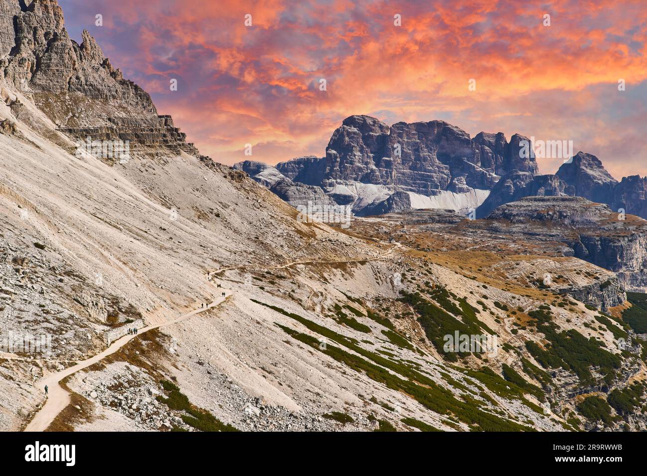 Monde célèbres sommets des Tre Cime di Lavaredo Parc National, site du ...