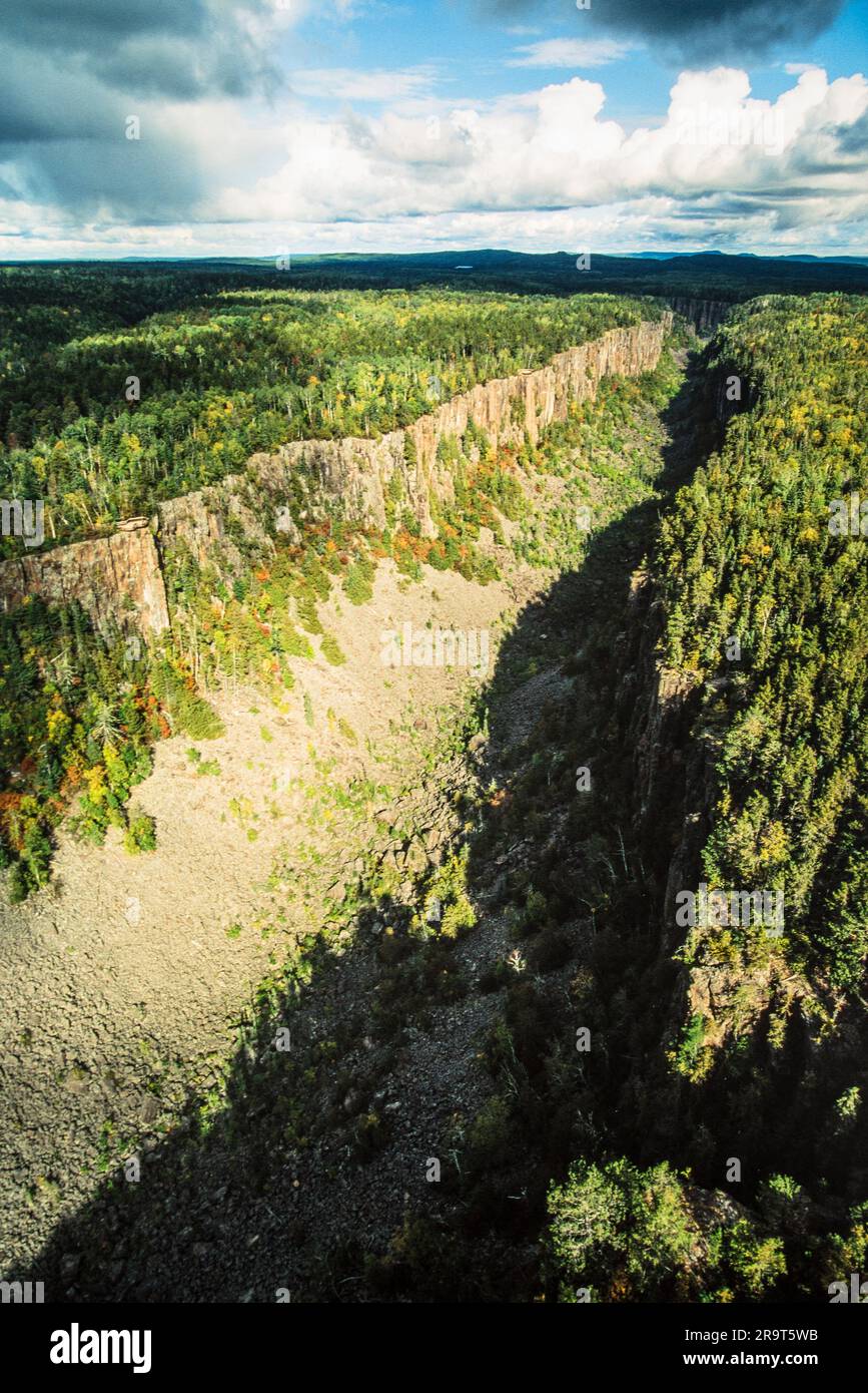 Ouimet canyon provincial park Banque de photographies et d’images à ...