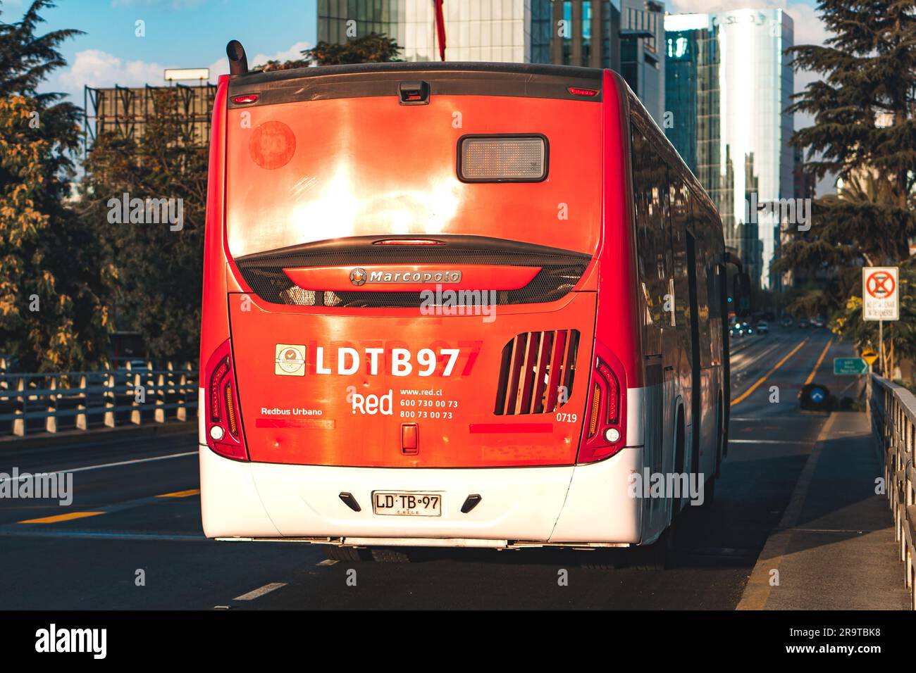 Santiago, Chili - 16 février 2023: Un transport en commun Transantiago ...