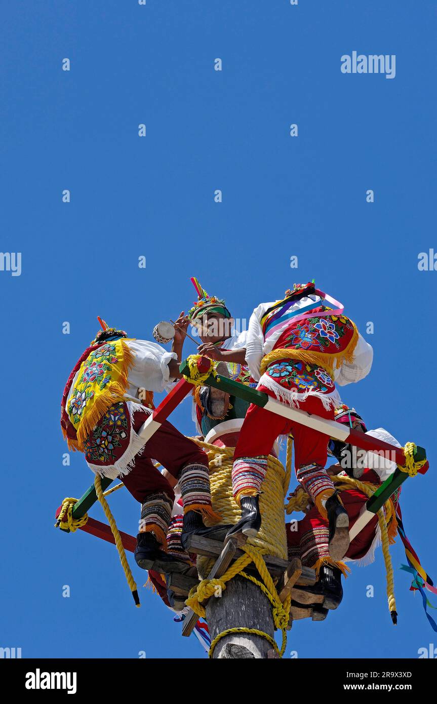 Papantla flying men Banque de photographies et d’images à haute ...