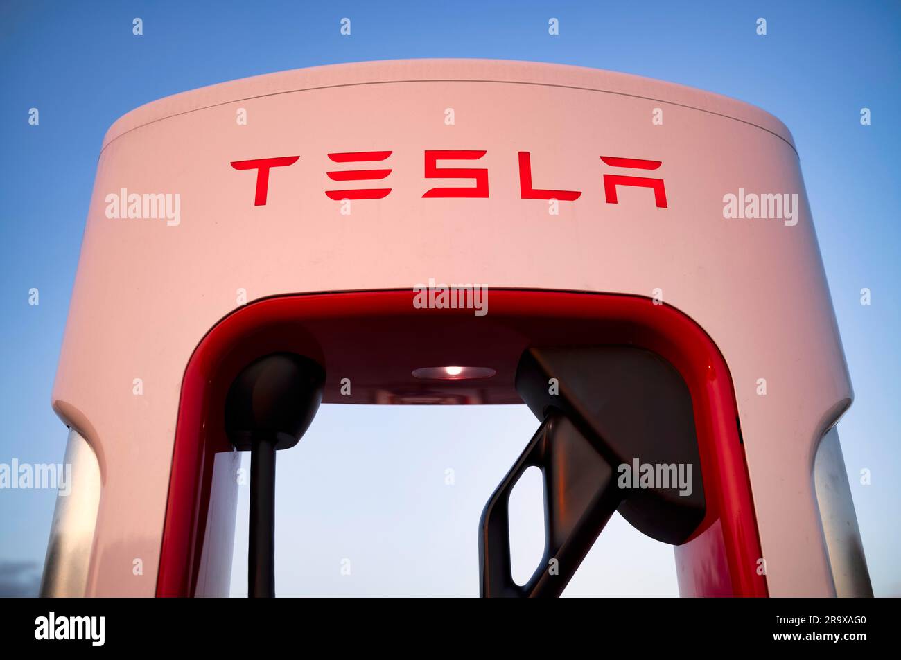 Supercharger Tesla, logo, station de charge pour voitures électriques ...