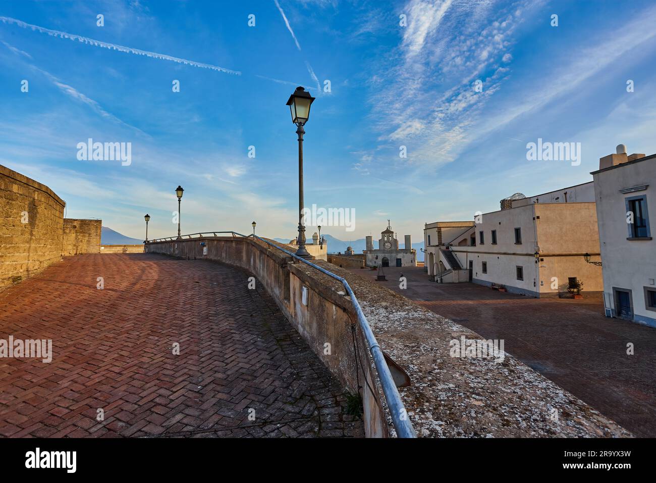Castel Sant'Elmo, forteresse médiévale située sur la colline de Vomero ...