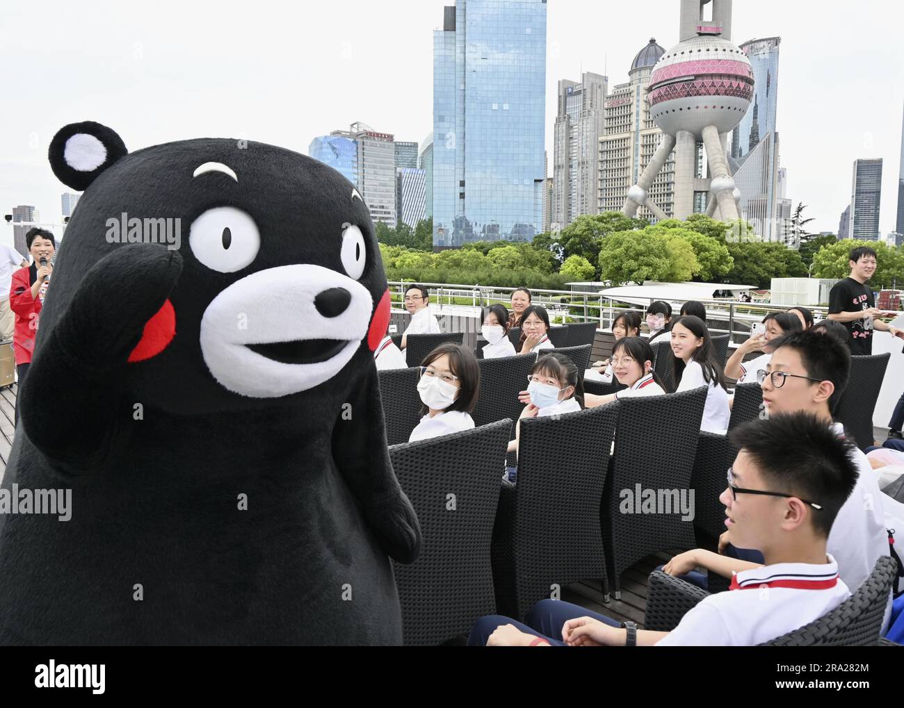 Kumamon, la mascotte officielle de l'ours noir de la préfecture de Kumamoto au Japon, rencontre ...
