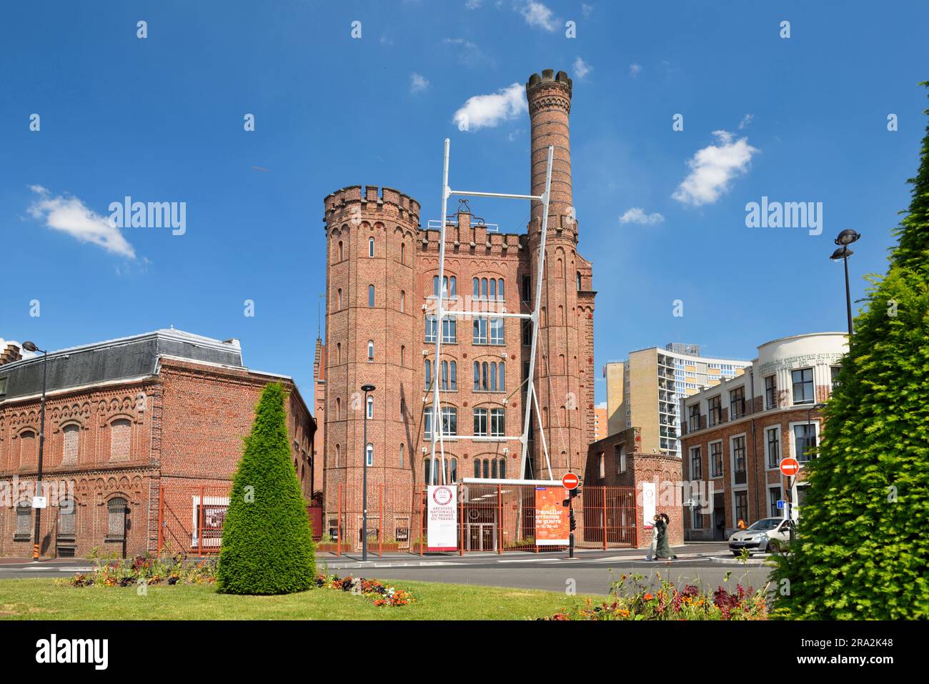 France, Nord, Roubaix, ancienne usine Motte-Bossut abritant aujourd'hui les Archives nationales ...