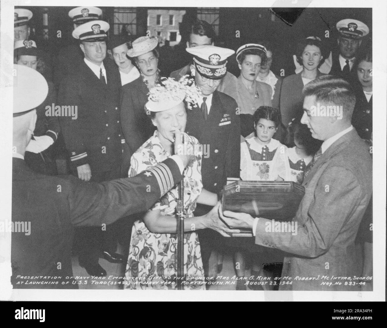 Présentation des employés de Navy Yard Don au commanditaire Mme Alan G ...