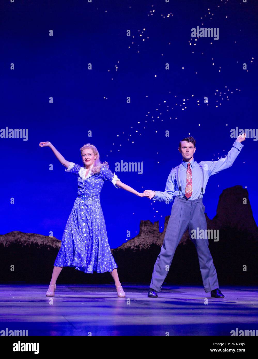 Carly Anderson (Polly Baker), Charlie Stemp (Bobby Child), fou POUR ...