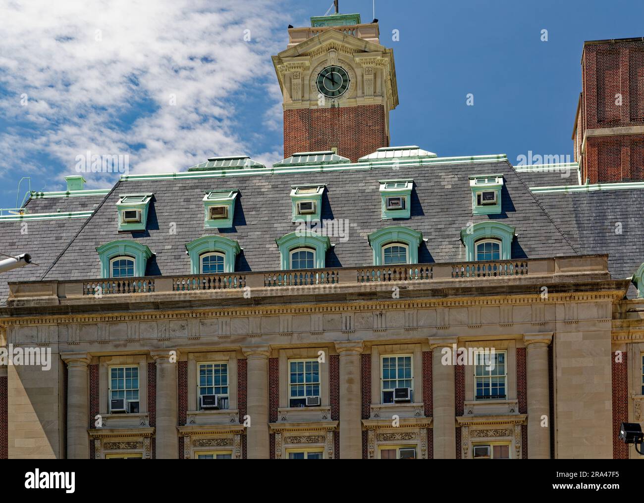 Staten Island Borough Hall a été construit en 1906 sur une colline ...