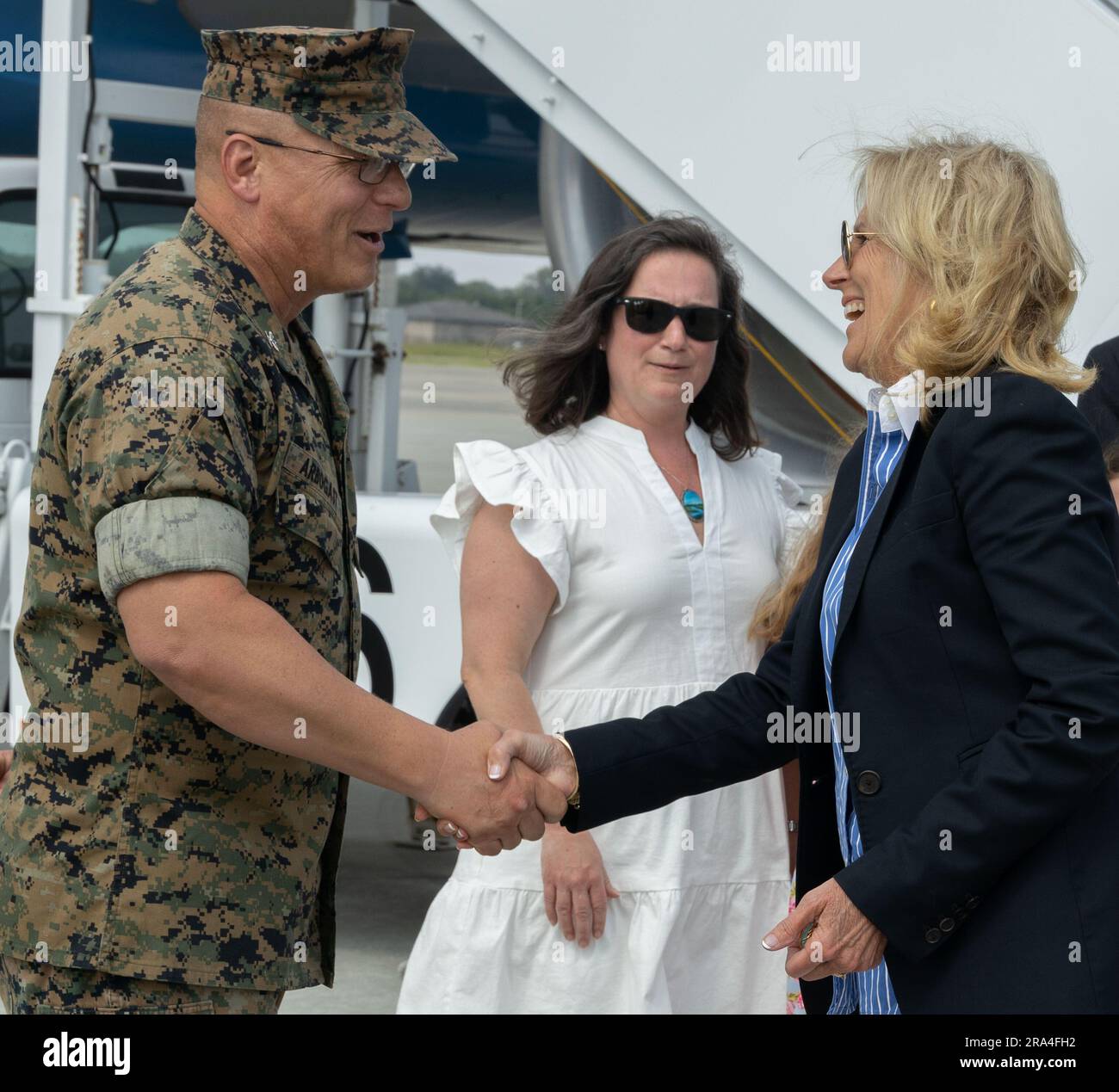 ÉTATS-UNIS Le colonel Karl Arbogast du corps maritime, commandant de la ...