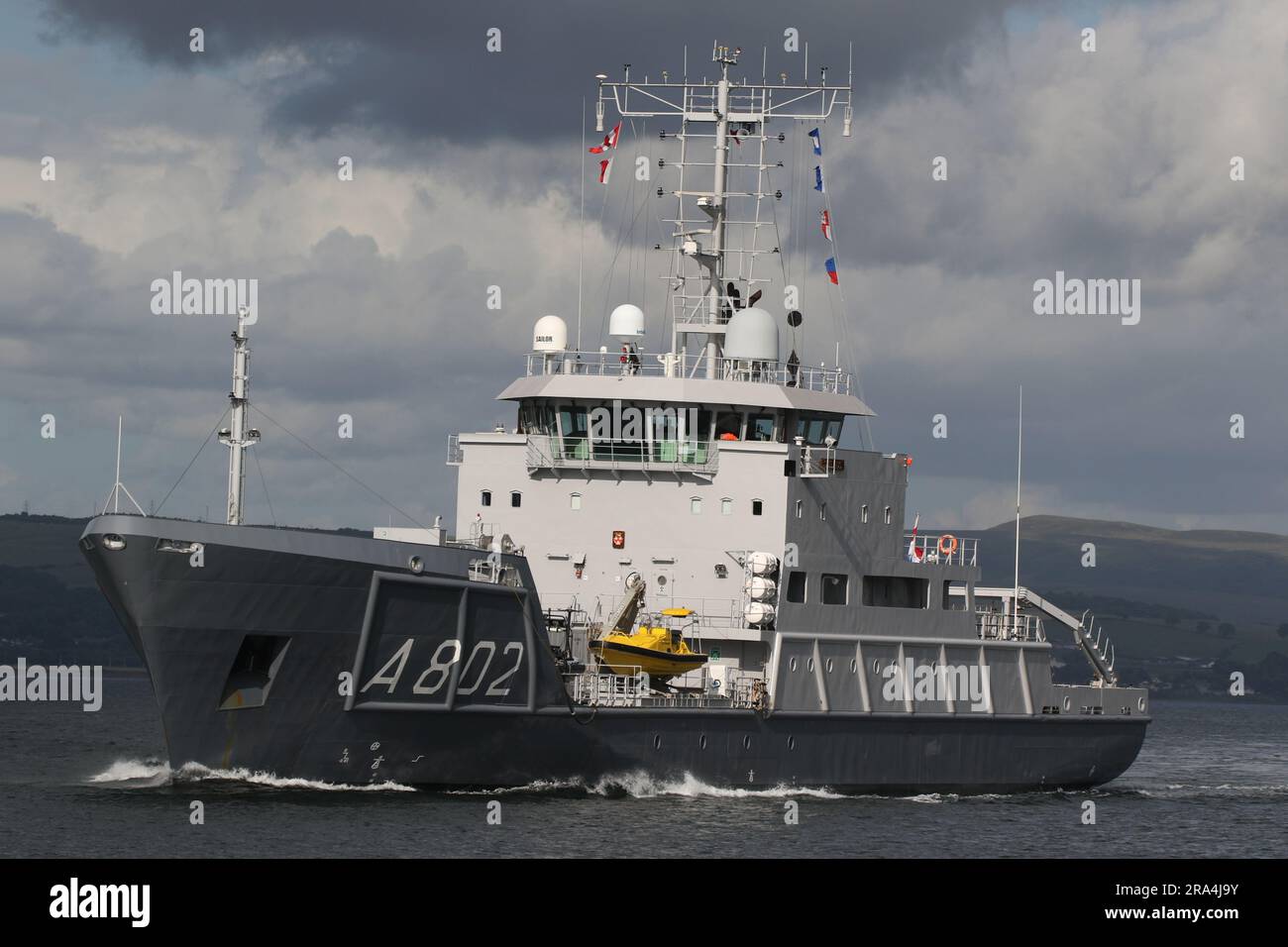 HNLMS Snellius (A802), un navire d'arpentage hydrographique de la ...