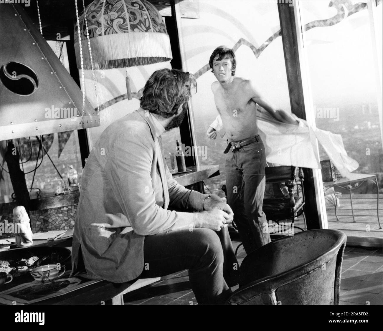 BRUCE DERN et PETER FONDA dans 'le tout premier ''psychédélique'' film ...