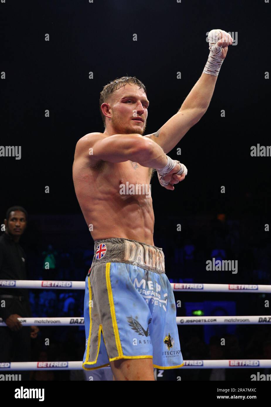 Dalton Smith célèbre la victoire contre Sam Maxwell après le combat de leurs titres britanniques ...