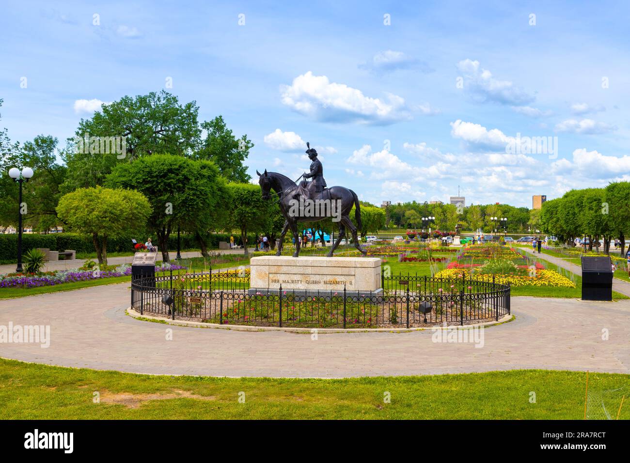 REGINA (Saskatchewan), CANADA, le 24 JUIN 2023 : statue de la reine ...
