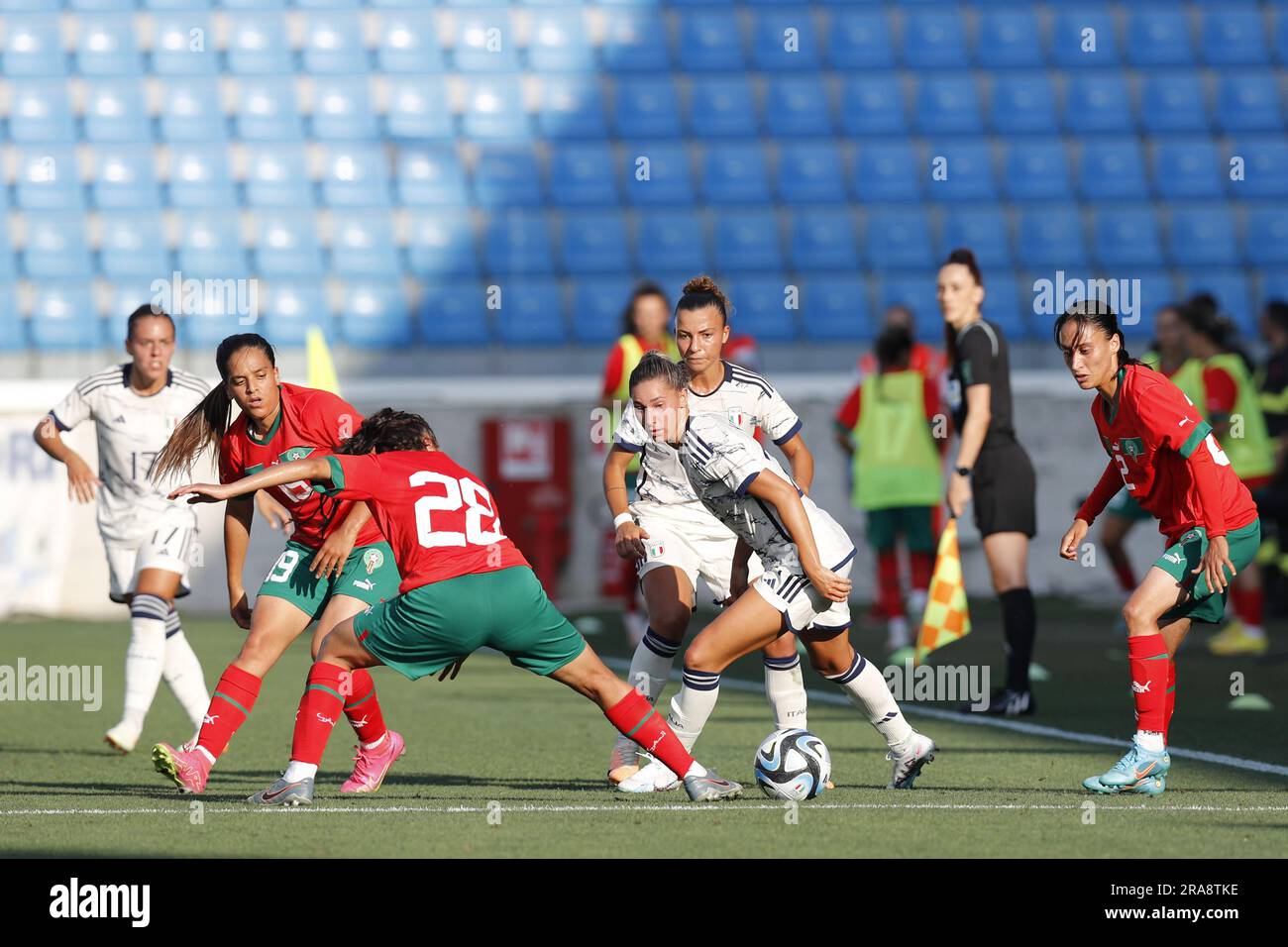 Femmes emma Banque de photographies et d’images à haute résolution - Alamy