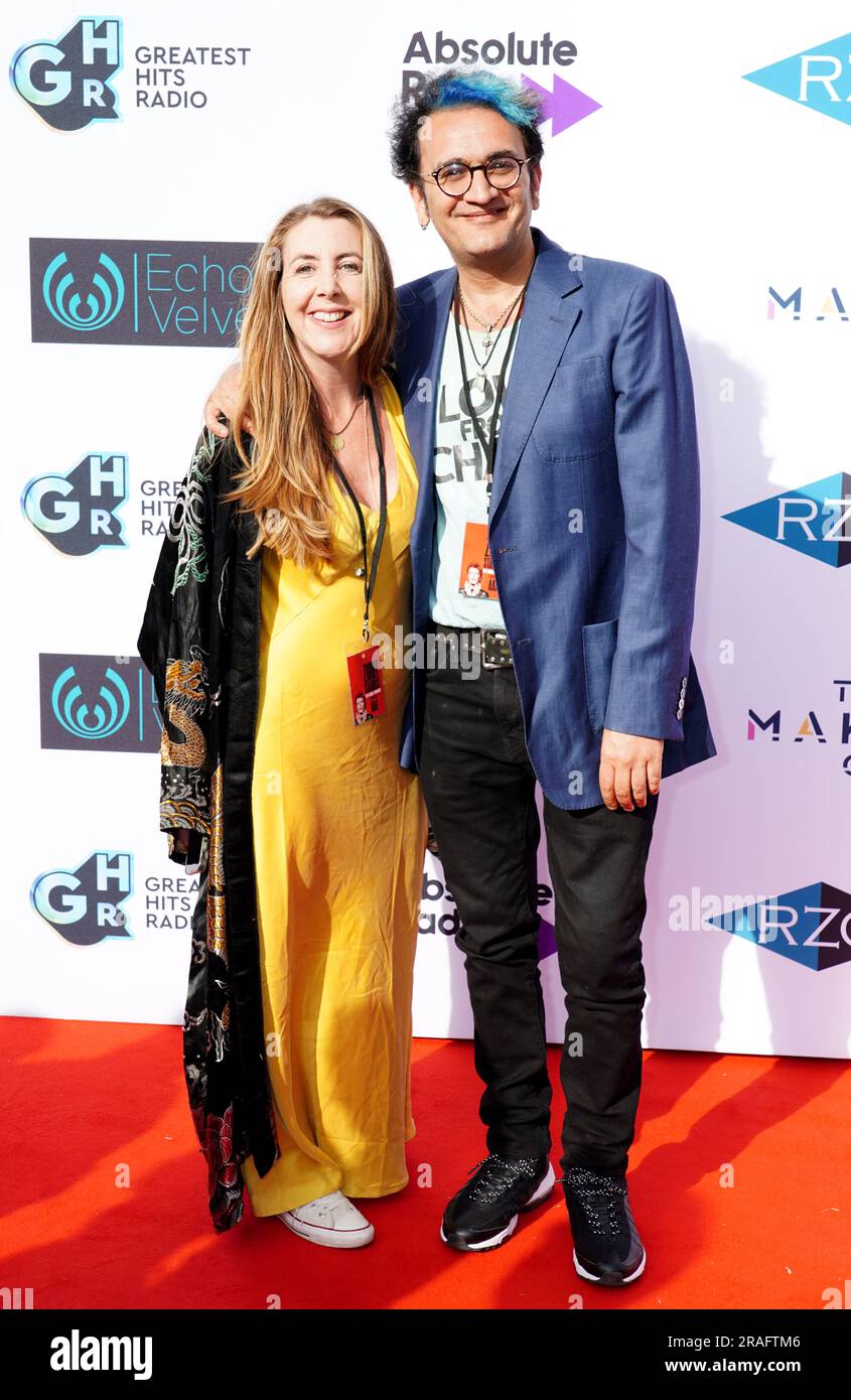 Tim Arnold (à droite) et invité à assister à la première du Ziggy Stardust récemment restauré et ...