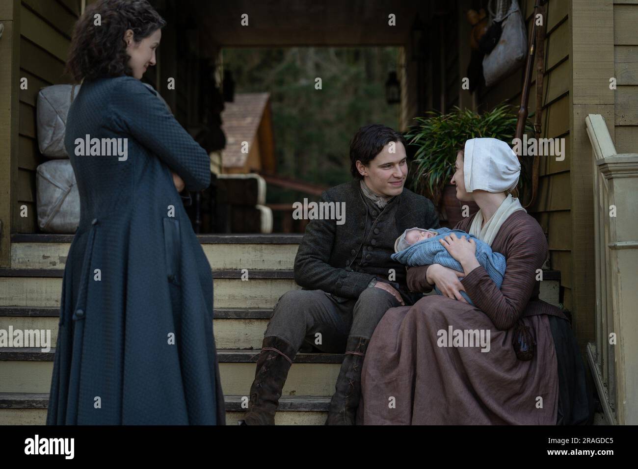 OUTLANDER, de gauche à droite: Caitriona Balfe, Paul Gorman, Caitlin O ...