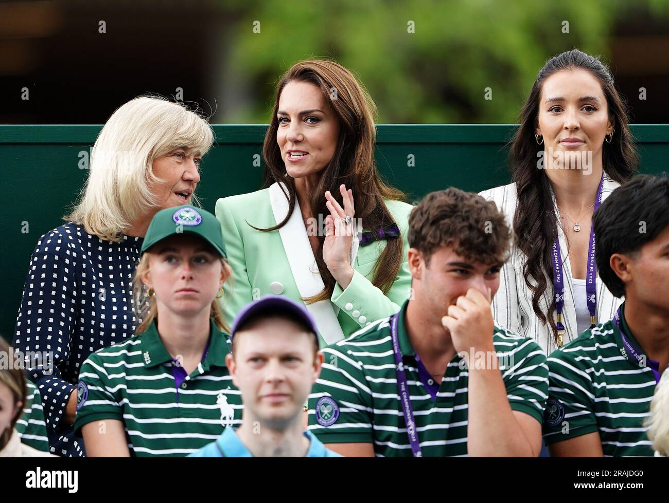 La princesse de Galles aux côtés de Deborah Jevans et Laura Robson ...