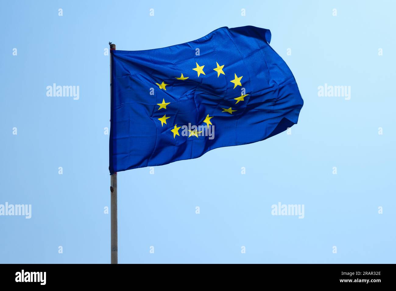 Drapeau jaune avec un rond Banque de photographies et d’images à haute ...