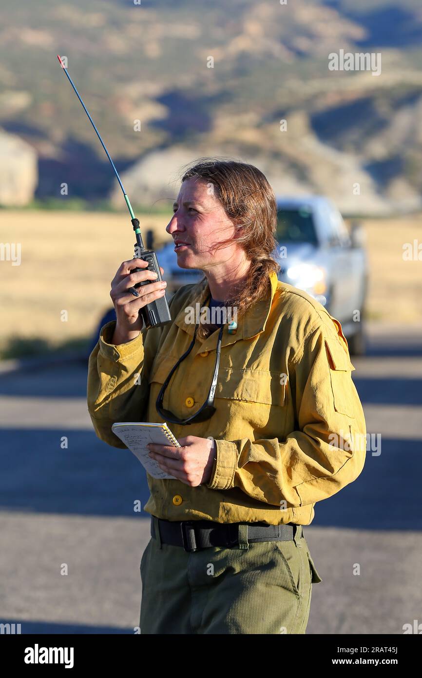 Joy Logan, chef du module moteur du Dinosaur National Monument, parle ...