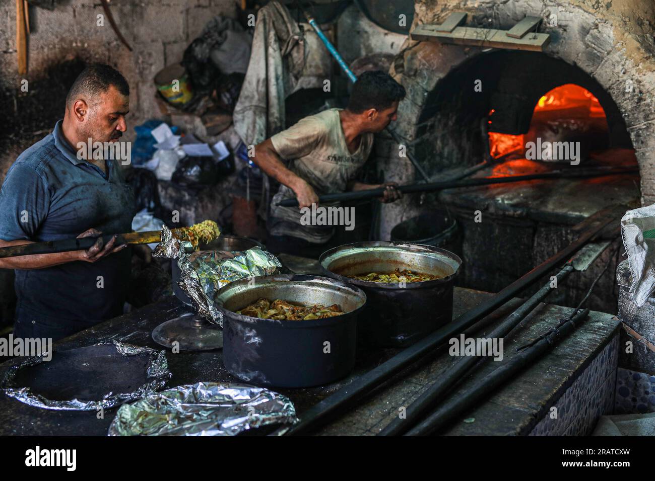Na'im Sharab, un palestinien de 70 ans, possède le plus ancien four ...