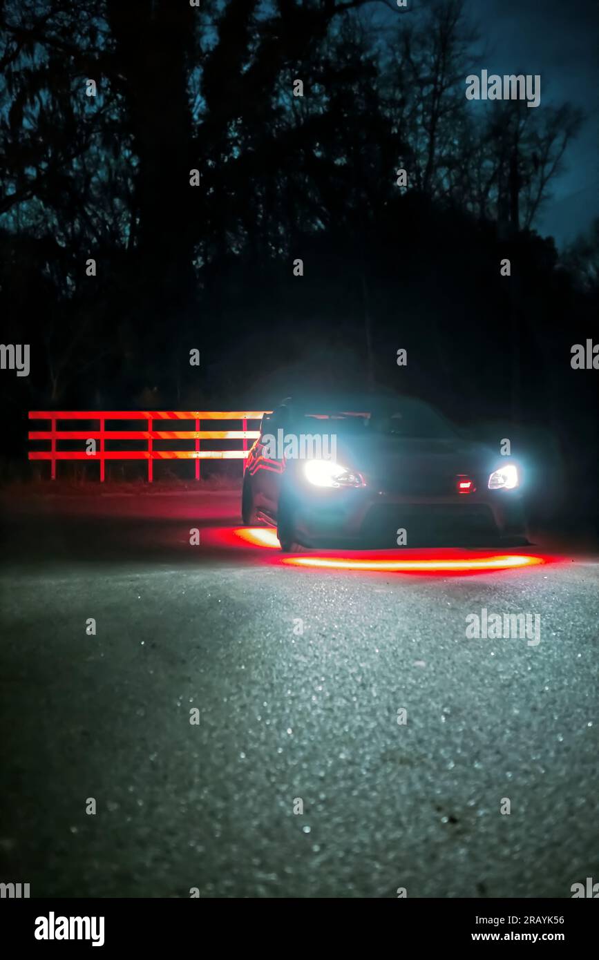 Subaru rouge Banque de photographies et d’images à haute résolution - Alamy