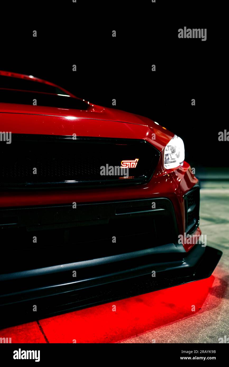 Subaru rouge Banque de photographies et d’images à haute résolution - Alamy