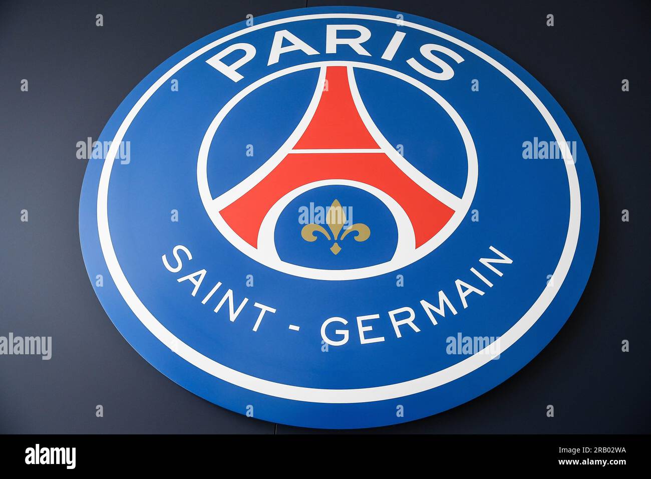 Illustration du logo officiel du PSG au Campus PSG, le nouveau centre d ...