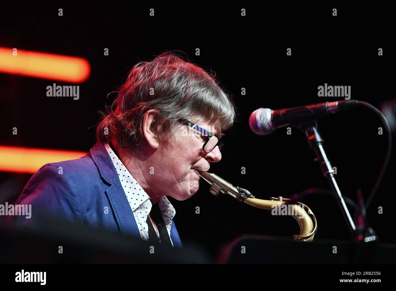 Le saxophoniste mel collins Banque de photographies et d’images à haute ...