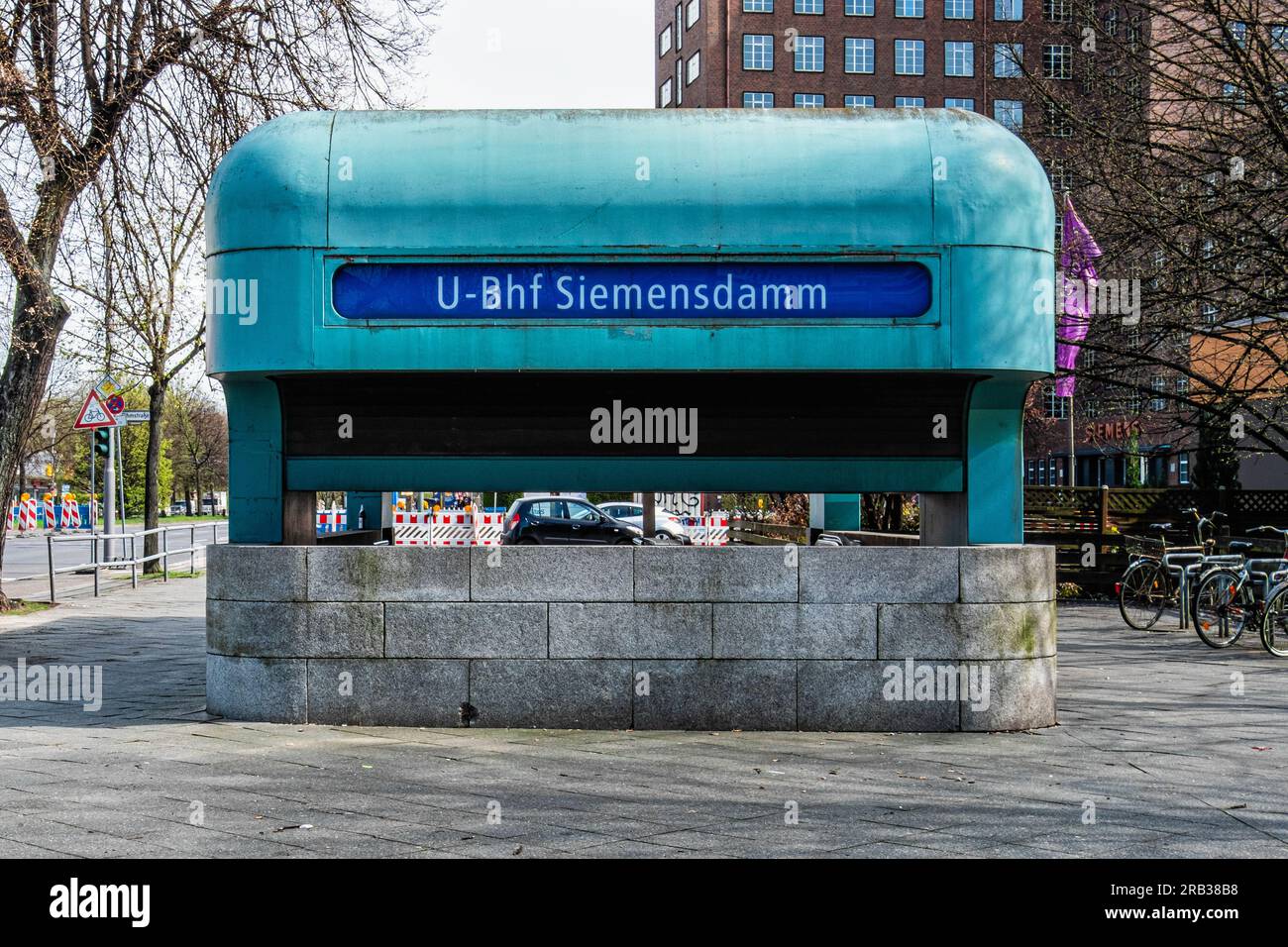 Gare u bahn de siemensdamm Banque de photographies et d’images à haute résolution - Alamy