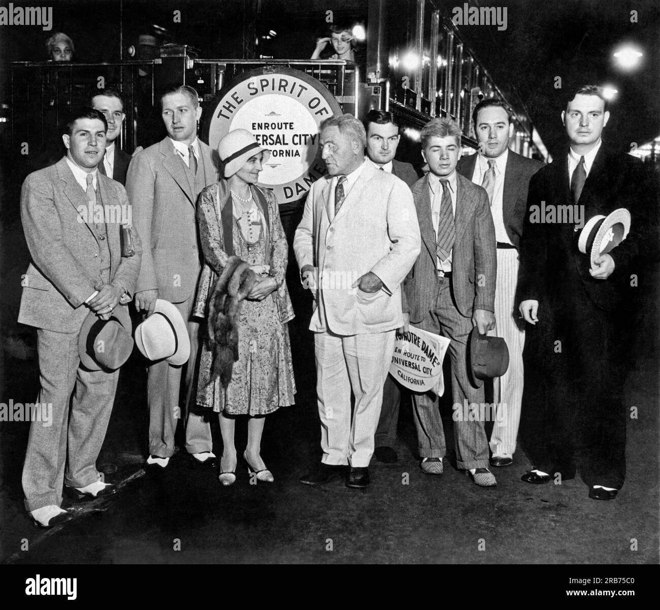 Chicago, Illinois : 1930. Ce groupe accueilli par Alonzo Stagg est ...