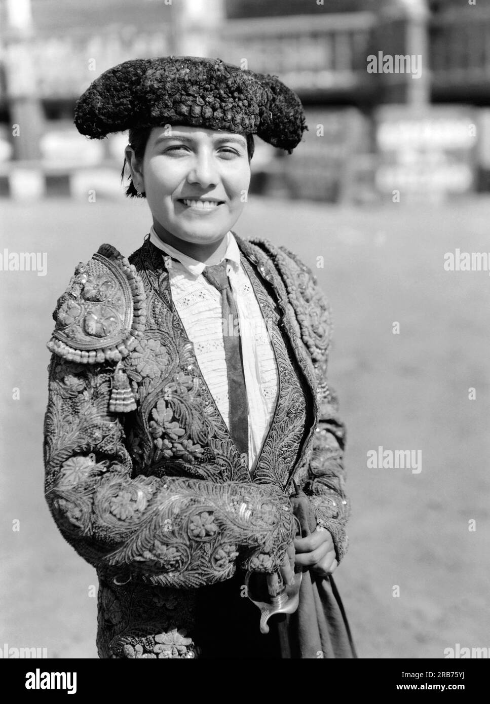 Woman bullfighter Banque d'images noir et blanc - Alamy