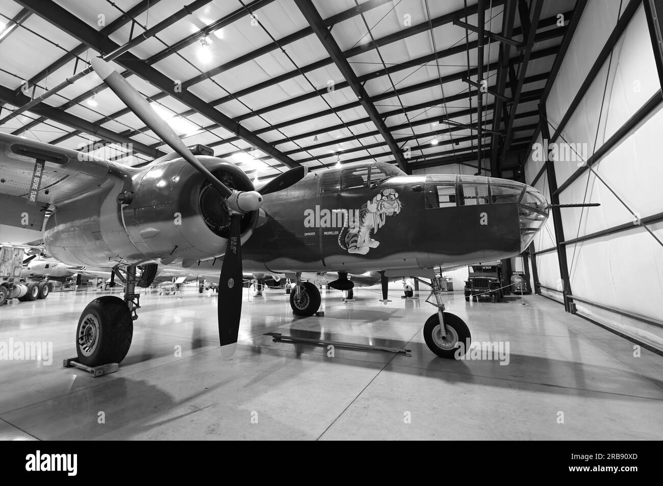 B 25 mitchell poste pilotage Banque de photographies et d’images à ...