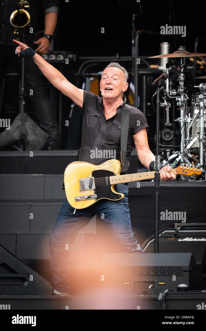 Bruce Springsteen et le E Street Band se produisant sur scène au BST ...