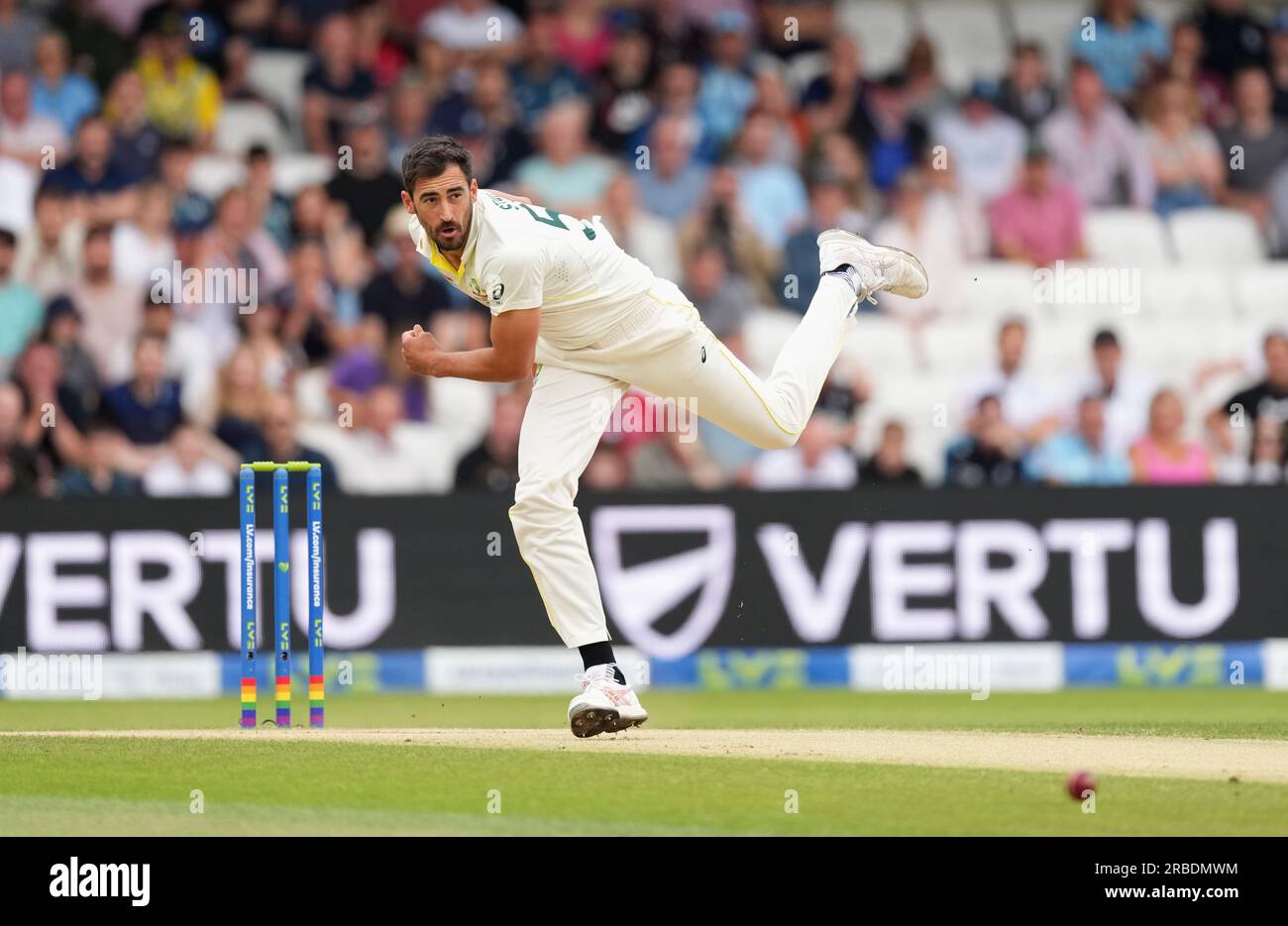 Le bowling Mitchell Starc en Angleterre pendant la quatrième journée du ...