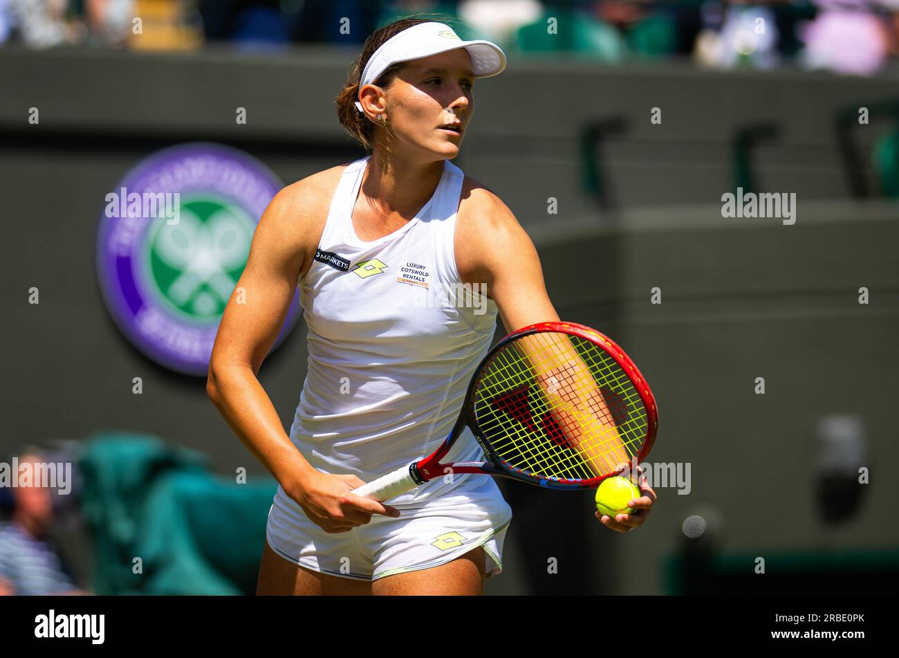 Varvara Gracheva de France en action lors de la deuxième manche des Championnats de Wimbledon ...