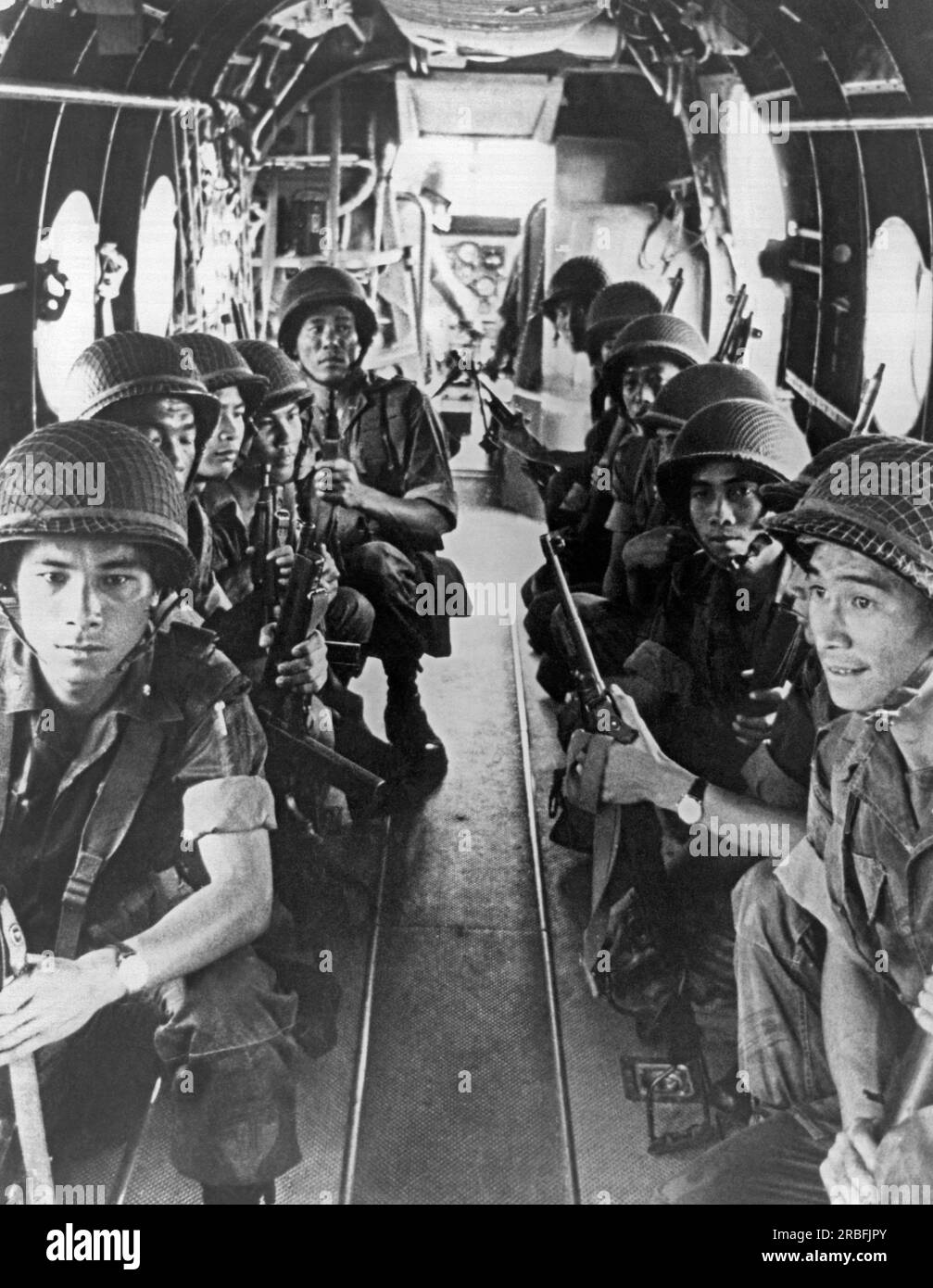 Vietnam war us army helicopter Banque de photographies et d’images à haute résolution - Page 2 ...