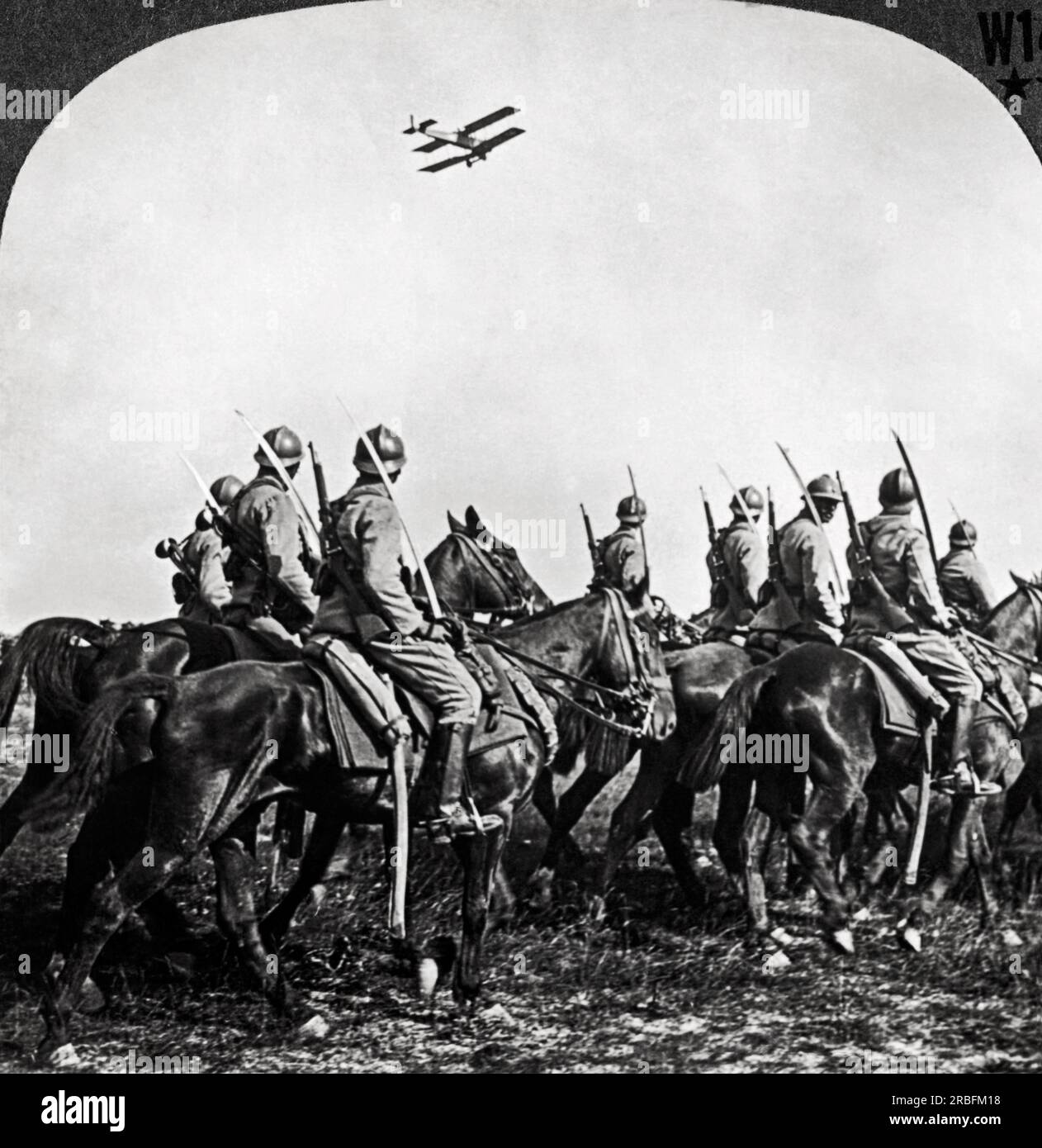 France : c. 1916 avions de cavalerie et de l'armée françaises explorant ...